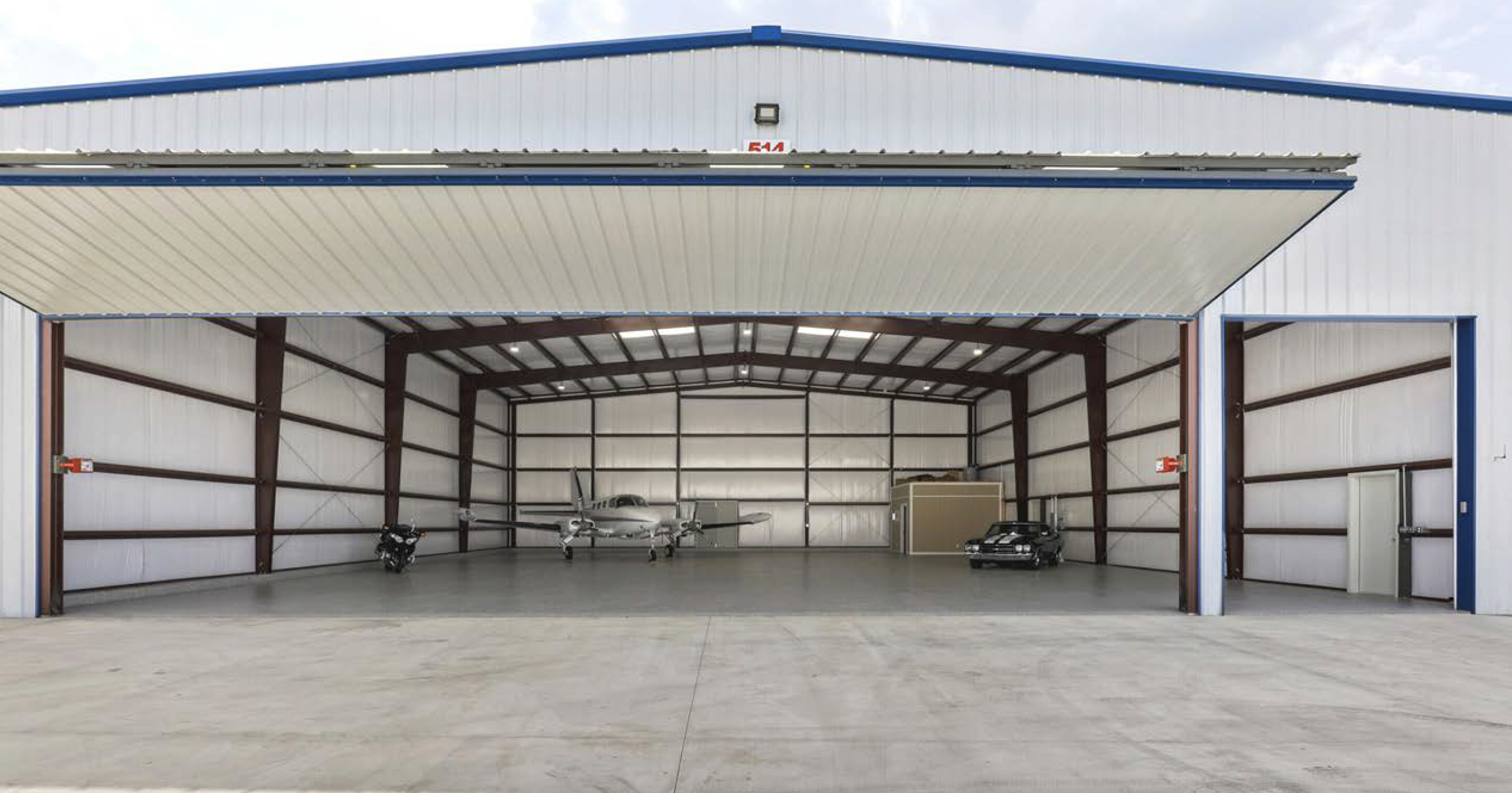 Hicks Airfield - Hangar Availability